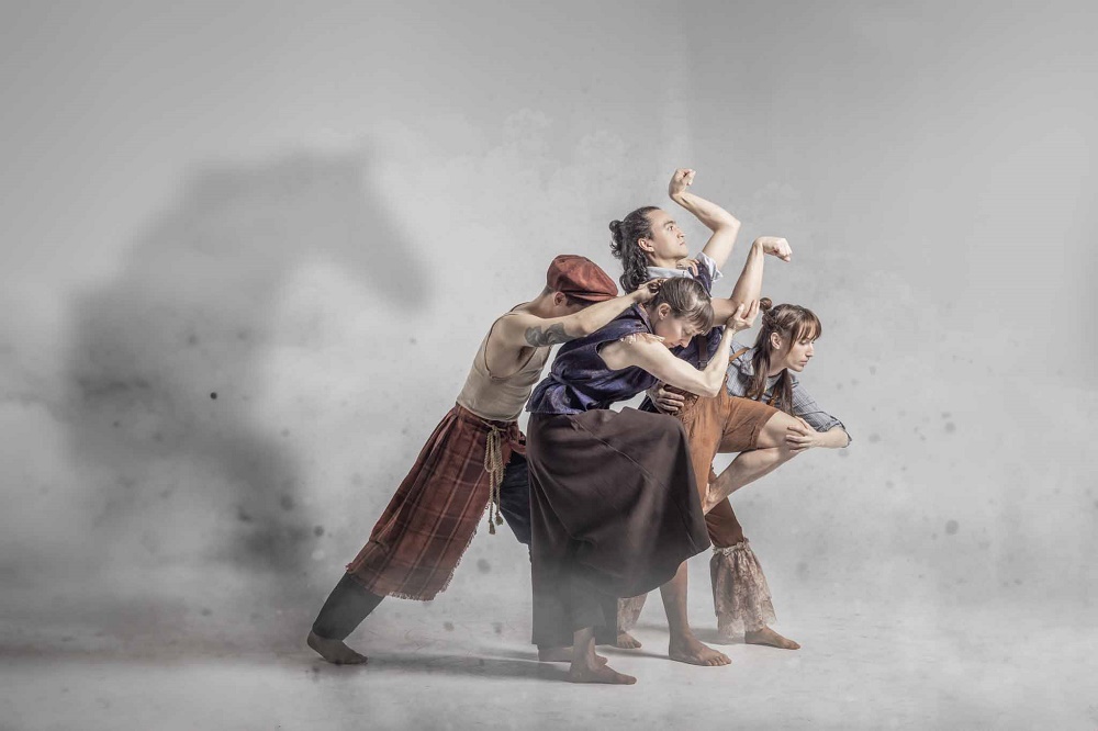 Ample Man Danse - Mordicus